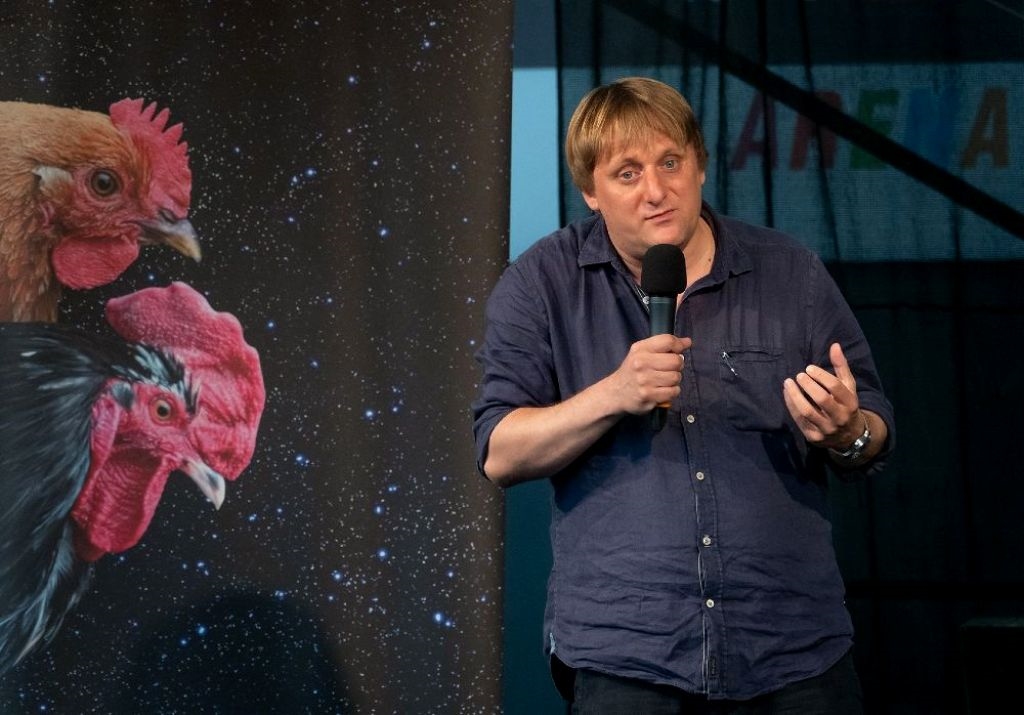 Lukáš Pavlásek a jeho Planeta slepic v Robotníckom dome