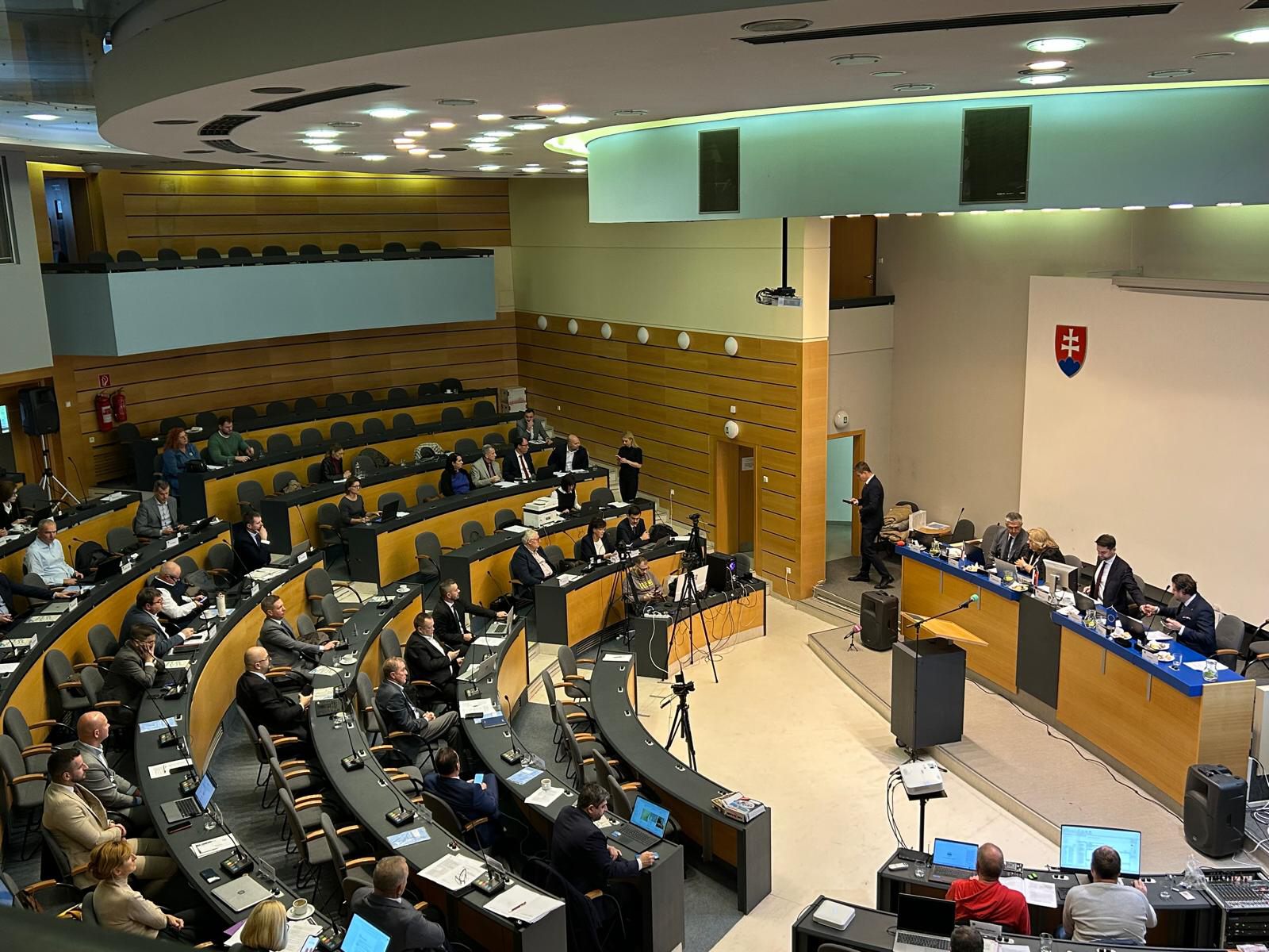 Banskobystrický kraj bude v roku 2026 hospodáriť so 457 miliónmi eur ...